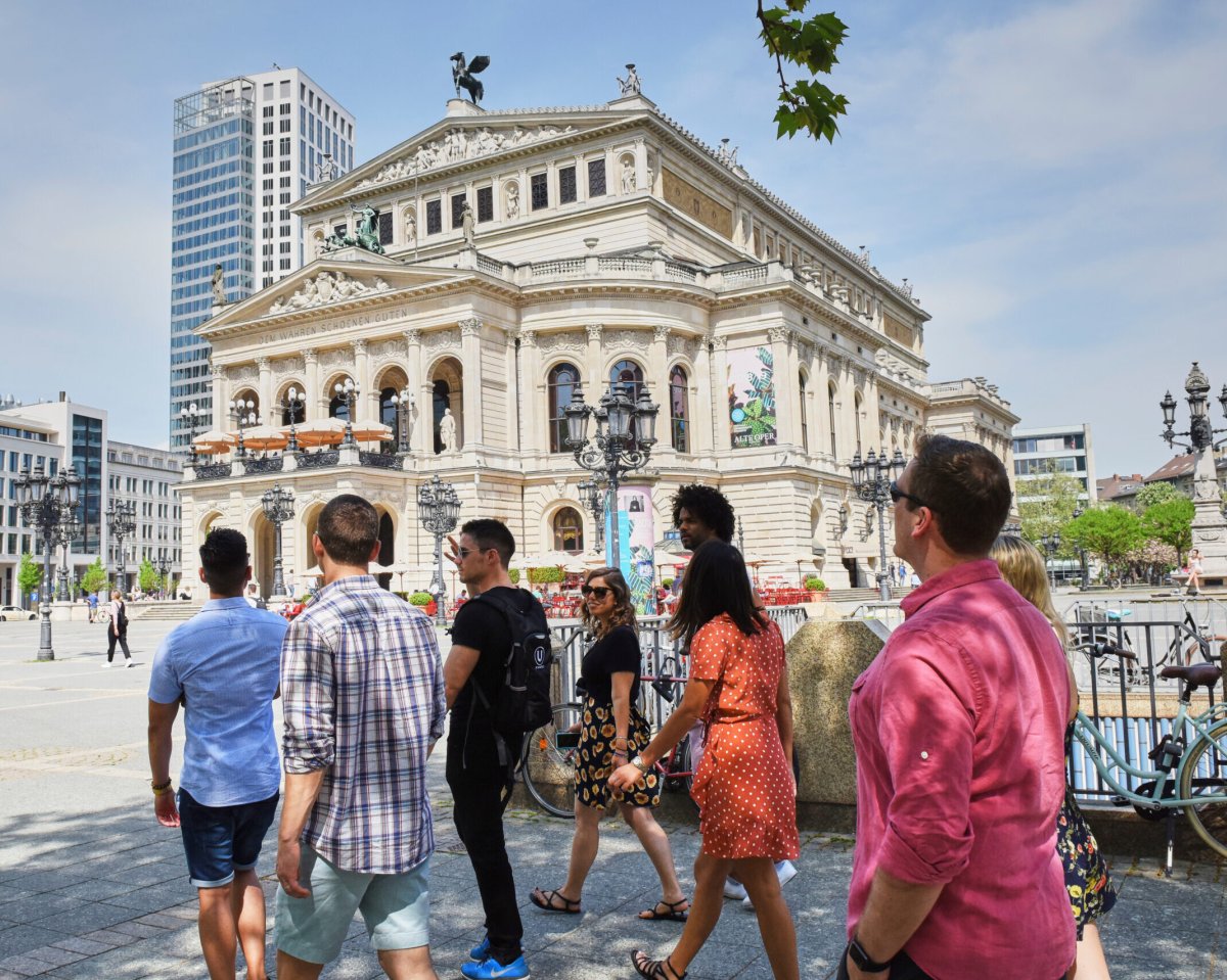 Leisure Travel – Global Tracks